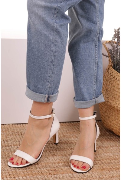 Mio Gusto Carrie Beyaz Tek Bantlı Sandalet Mio Gusto Carrie Beyaz Tek Bantlı Sandalet