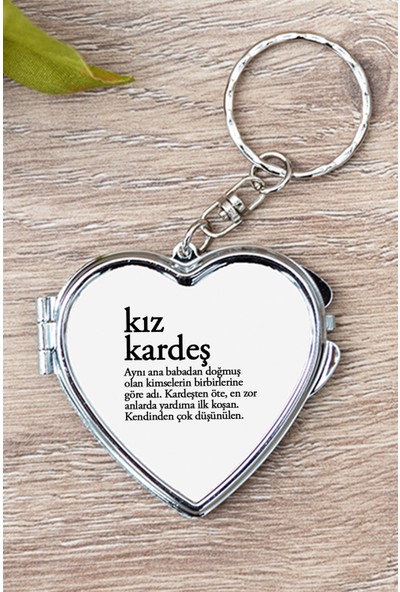 Hediye Dükkanı Kız Kardeş Kelime Anlamı Kalp Makyaj Aynası ve Anahtarlık Hediye Dükkanı Kız Kardeş Kelime Anlamı Kalp Makyaj Aynası ve Anahtarlık