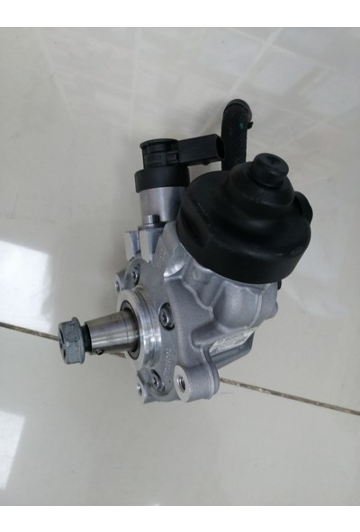 Bosch Passat Variant Enjeksiyon Yakıt Pompası 2014 04L130755 Bosch Passat Variant Enjeksiyon Yakıt Pompası 2014 04L130755