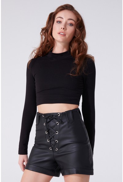 Berfuğ Kıran Kuş Gözlü Deri Şort Berfuğ Kıran Kuş Gözlü Deri Şort