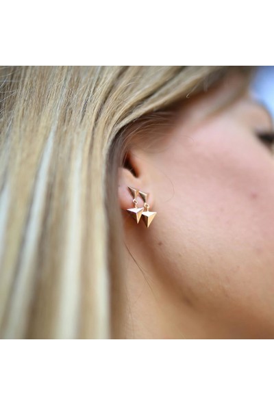 By Golden House Sallantılı Üçgen Piramit Küpe By Golden House Sallantılı Üçgen Piramit Küpe