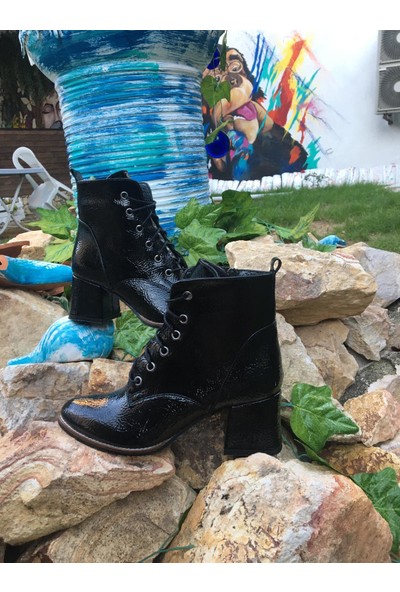 Big Ayakkabı Bigayakkabı 776 Siyah Kırışık Rugan 6cm Topuklu Şık Bayan Boti Big Ayakkabı Bigayakkabı 776 Siyah Kırışık Rugan 6cm Topuklu Şık Bayan Boti