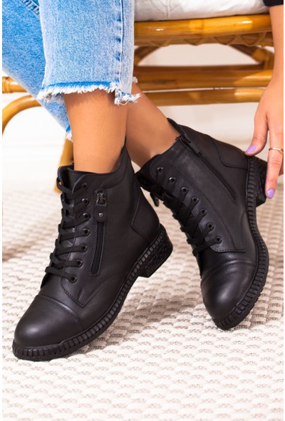 Adım Adım Siyah Hakiki Deri Fermuar Detaylı Bağcıklı Kadın Günlük Bot • A212KTAR0015