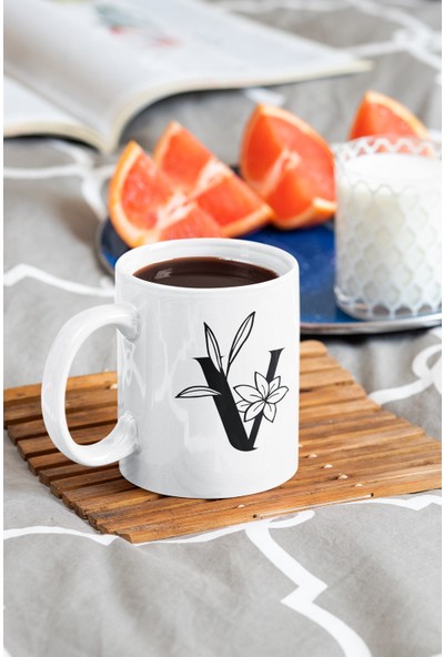 Bibaskıyap Monogram V Harfli Baskılı Beyaz Kupa Bardak Bibaskıyap Monogram V Harfli Baskılı Beyaz Kupa Bardak