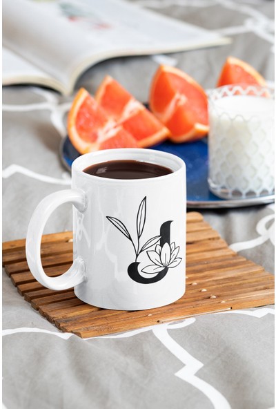 Bibaskıyap Monogram J Harfli Baskılı Beyaz Kupa Bardak Bibaskıyap Monogram J Harfli Baskılı Beyaz Kupa Bardak