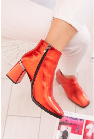 Limoya Louise Kırmızı Kırışık Rugan Topuk Detaylı Bootie Limoya Louise Kırmızı Kırışık Rugan Topuk Detaylı Bootie