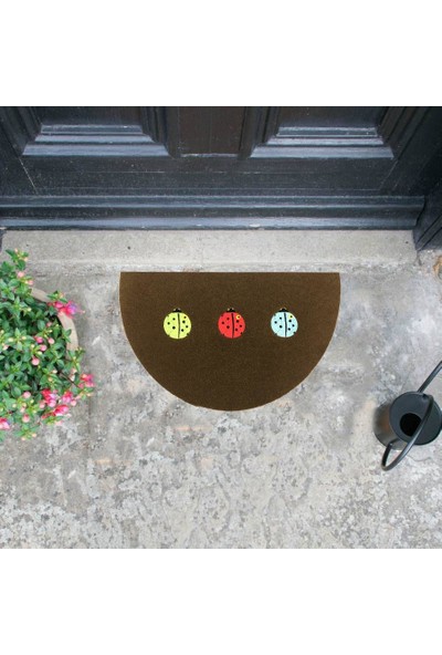Giz Home Nakışlı/Brode Kapı Paspası 40X70 Yarımay Kahve Uğurböceği Giz Home Nakışlı/Brode Kapı Paspası 40X70 Yarımay Kahve Uğurböceği