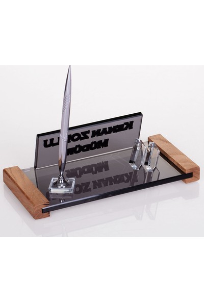 İsimlik Sepeti Kişiye Özel Safir Kristal Masa İsimliği Ahşap Ofis Masaüstü İsimlik - Gümüş İsimlik Sepeti Kişiye Özel Safir Kristal Masa İsimliği Ahşap Ofis Masaüstü İsimlik - Gümüş