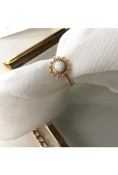 Misshing Beyaz Opal Taşlı Yüzük