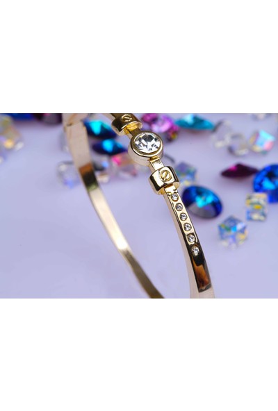 Novella Takı Zirkon Taşlı Paslanmaz Çelik Bilezik 18 cm Novella Takı Zirkon Taşlı Paslanmaz Çelik Bilezik 18 cm