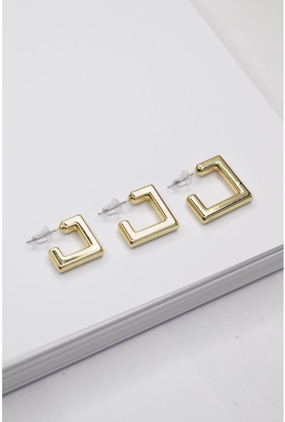 New Obsessions 3'lü Kalın Kare Küpe Seti New Obsessions 3'lü Kalın Kare Küpe Seti