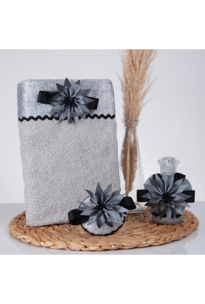 Nazik Home Roma Pamuk Havlu + Süslü Sabun + Süslü Kolonya Şişesi Kutulu Set Nazik Home Roma Pamuk Havlu + Süslü Sabun + Süslü Kolonya Şişesi Kutulu Set