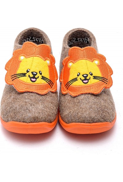 Fi̇rst Step Üç Boyutlu Aslan Nakışlı Kahve Keçe Çocuk Panduf F-714 Fi̇rst Step Üç Boyutlu Aslan Nakışlı Kahve Keçe Çocuk Panduf F-714