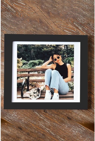 Yeditepe Hayat Fotoğrafçılık 15X15 Kare Siyah Ahşap Çerçeve