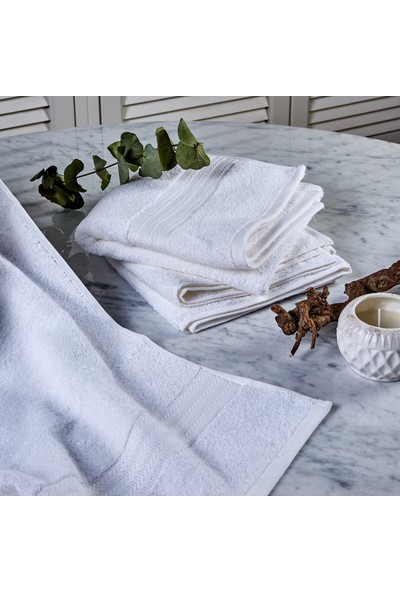 Karaca Home Charm Exclusive Beyaz 85x150 cm Banyo Havlusu Karaca Home Charm Exclusive Beyaz 85x150 cm Banyo Havlusu