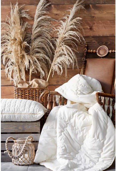 Karaca Home Çift Kişilik Yün Yorgan - 2 Adet Yün Yastık Hediyeli