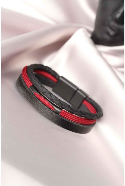 Moco Kırmızı Detaylı Siyah Deri Örgü Erkek Bileklik Moco Kırmızı Detaylı Siyah Deri Örgü Erkek Bileklik
