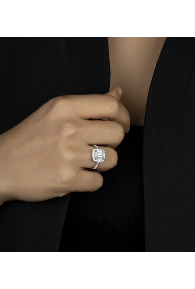 Else Silver Pırlanta Modeli Baget Tek Taşlı Gümüş Yüzük
