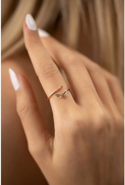Ninova Silver Yaprak Model Mineli Altın Kaplama Gümüş İtalyan Yüzük Ninova Silver Yaprak Model Mineli Altın Kaplama Gümüş İtalyan Yüzük