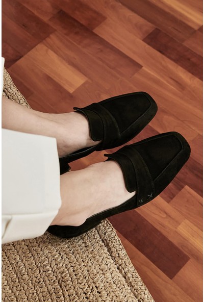 Mio Gusto Camilla Süet Siyah Kısa Topuklu Ayakkabı Mio Gusto Camilla Süet Siyah Kısa Topuklu Ayakkabı