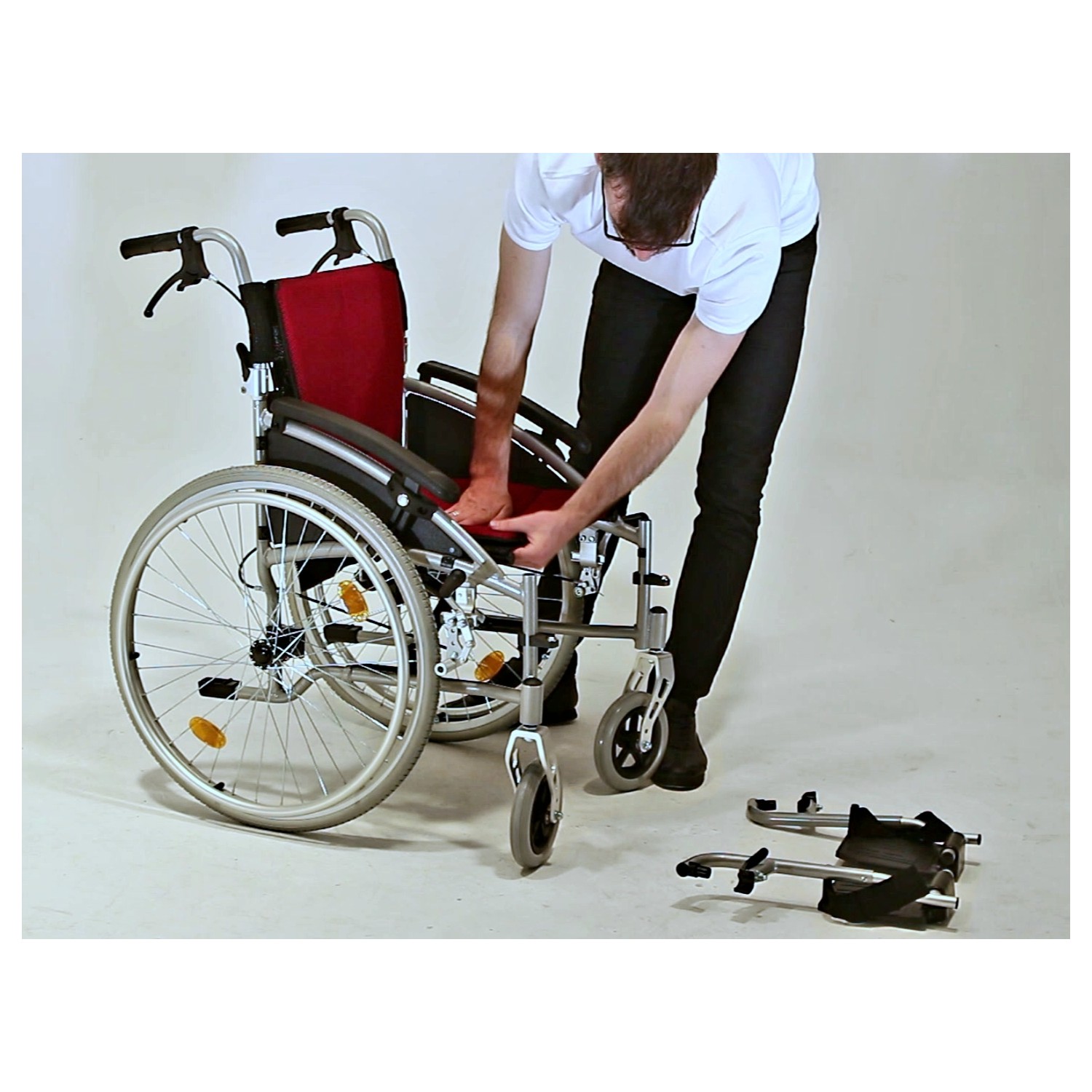 Tekerlekli Iskemle M-636T Manuel Ultra Hafif Alüminyum Refakatçi Frenli ...