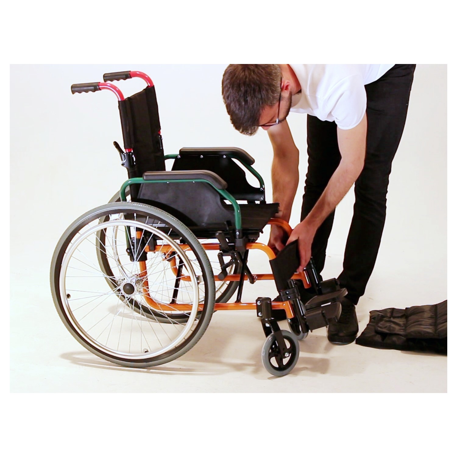 Tekerlekli Iskemle M-305 Alüminyum Manuel Çocuk Tekerlekli Fiyatı