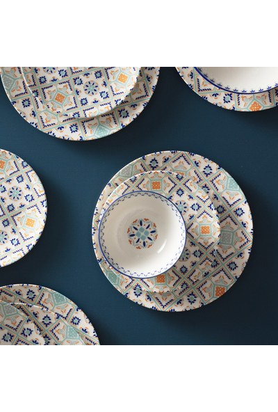 Karaca Dalya 24 Parça 6 Kişilik Porselen Yemek Takımı Karaca Dalya 24 Parça 6 Kişilik Porselen Yemek Takımı