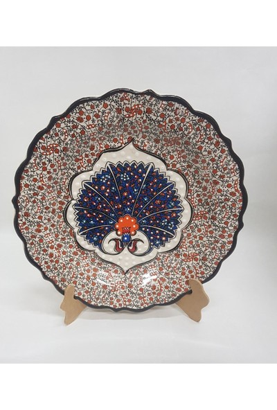 Sultan Çini 25 cm El Emeği Desenli Duvar Tabağı Sultan Çini 25 cm El Emeği Desenli Duvar Tabağı