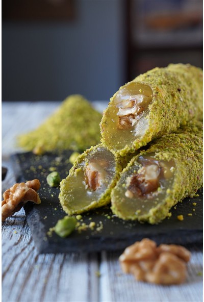 Yeni Uğur Ballı Cevizli Sucuk (Antep Fıstıklı) Yeni Uğur Ballı Cevizli Sucuk (Antep Fıstıklı)