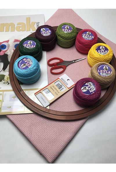 Çiçektuhafiye Etamin Kanaviçe Nakış Seti Malzemeleri Seccadelik Etamin Pudra + Anchor Yumak Nakış Kitabı Çiçektuhafiye Etamin Kanaviçe Nakış Seti Malzemeleri Seccadelik Etamin Pudra + Anchor Yumak Nakış Kitabı