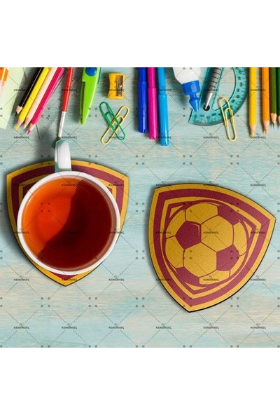 Kırmızı ve Sarı Futbol Topubaskılı Ahşap Bardak Altlığı