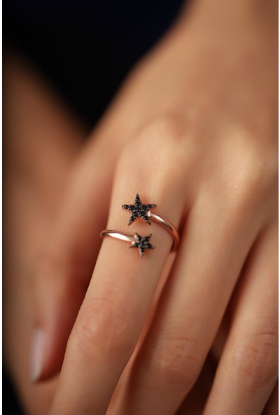 Ninova Silver Çift Yıldız Model Siyah Zirkon Taşlı Rose Kaplama Gümüş Yüzük Ninova Silver Çift Yıldız Model Siyah Zirkon Taşlı Rose Kaplama Gümüş Yüzük