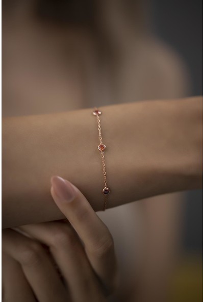 Ninova Silver Yakut ve Sitrin Taşlı Model Rose Kaplama Gümüş Bileklik Ninova Silver Yakut ve Sitrin Taşlı Model Rose Kaplama Gümüş Bileklik