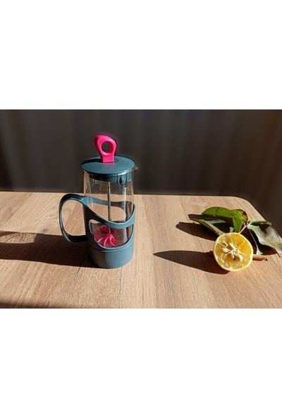 NergisHome Renkli Süzgeç French Press 350 ml NergisHome Renkli Süzgeç French Press 350 ml
