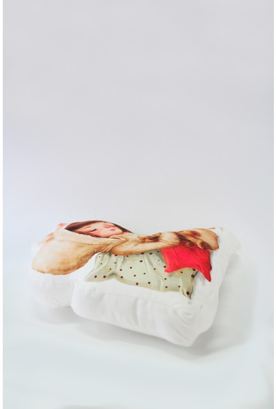 Junior Home Concept Kitap Okuyan Sevimli Kız Uyku Arkadaşı Yastığı Junior Home Concept Kitap Okuyan Sevimli Kız Uyku Arkadaşı Yastığı