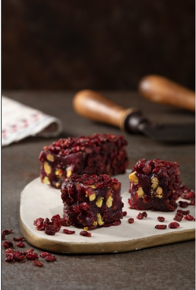 Meşhur Safranbolu Lokumcusu Fitil-İran Üzümlü Narlı Fıstıklı Lokum 999 gr