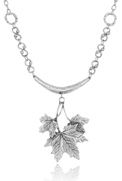 Labalaba Kadın Antik Gümüş Kaplama Çınar Yaprağı Stilizesi Kolye Labalaba Kadın Antik Gümüş Kaplama Çınar Yaprağı Stilizesi Kolye