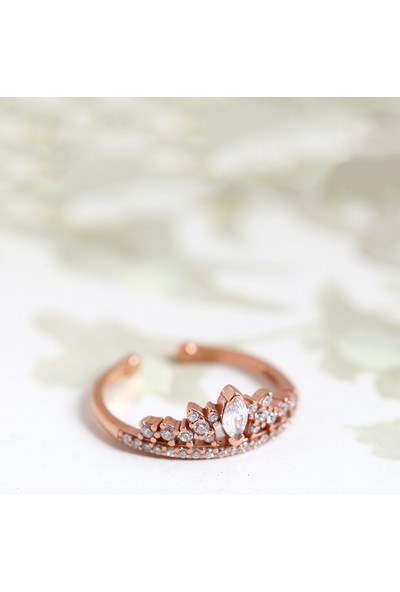 Melodi 14K Rose Gold Taç Yaprak Tek Taşlı Ayarlanabilir Kadın Yüzük Melodi 14K Rose Gold Taç Yaprak Tek Taşlı Ayarlanabilir Kadın Yüzük