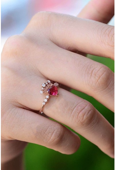 Melodi 14K Rose Gold Kaplama Prenses Tacı Kırmızı Taşlı Yüzük