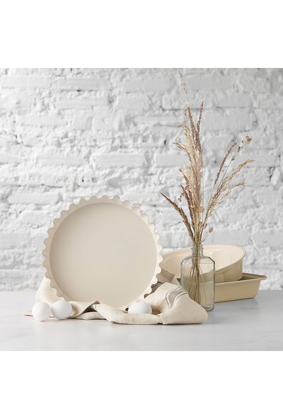 Karaca Lexa Cream 28 cm Dalgalı Kek Kalıbı