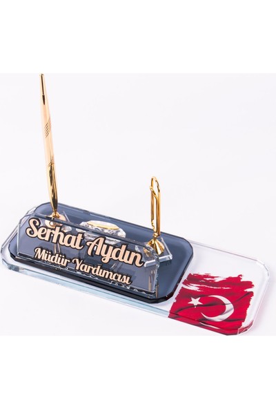 Ofistike İsme Özel Türk Bayrağı Desenli Ataçlı Ofis Masa İsimliği Ofistike İsme Özel Türk Bayrağı Desenli Ataçlı Ofis Masa İsimliği