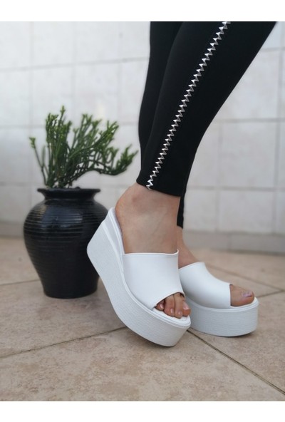Chopper 20480 Beyaz Dolgu Topuklu Kadın Terlik Chopper 20480 Beyaz Dolgu Topuklu Kadın Terlik