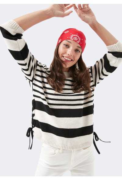 Mavi Kadın Şal Desenli Kırmızı Bandana 197822-32334