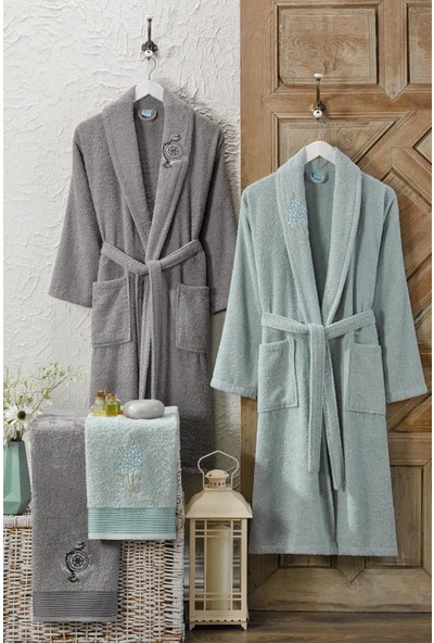 Rebeka Havlulu Bornoz 4lü Set Rebeka Havlulu Bornoz 4lü Set