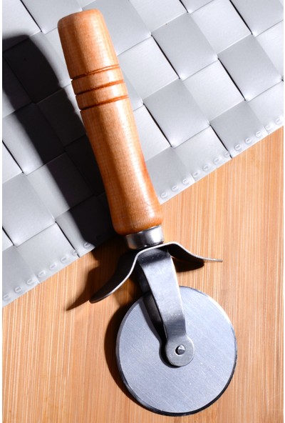 Kitchen Life Bambu Saplı Pizza ve Hamur Kesici Rulet Kitchen Life Bambu Saplı Pizza ve Hamur Kesici Rulet