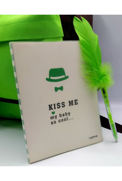 Sino Kiss Me Desenli Defter ve Tüylü Versetil 0/7 Kalem Seti Sino Kiss Me Desenli Defter ve Tüylü Versetil 0/7 Kalem Seti