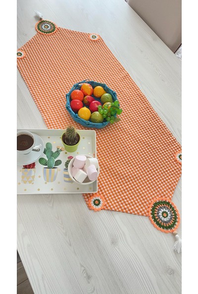 White Alamode Turuncu Beyaz Kare Desenli Motifli ve Püsküllü Runner White Alamode Turuncu Beyaz Kare Desenli Motifli ve Püsküllü Runner