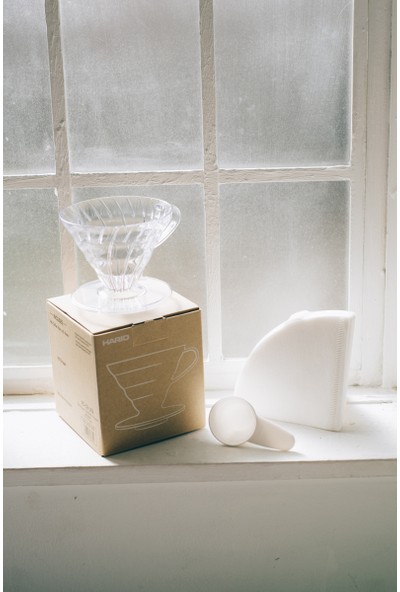 Hario V60 02 Şeffaf Plastik Dripper ve 40’lı Filtre Kağıdı Seti Hario V60 02 Şeffaf Plastik Dripper ve 40’lı Filtre Kağıdı Seti