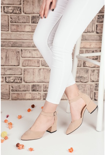 Weynes Kadın Bej Süet Sivri Burun Tek Bant Topuklu Ayakkabı BA20172