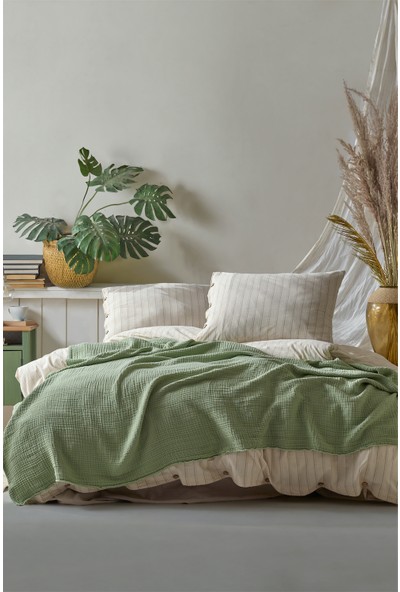 Berolige 4 Kat Müslin Pamuklu Çift Kişilik Pike - Yatak Örtüsü - Yastıksız Çay Yeşili Berolige 4 Kat Müslin Pamuklu Çift Kişilik Pike - Yatak Örtüsü - Yastıksız Çay Yeşili